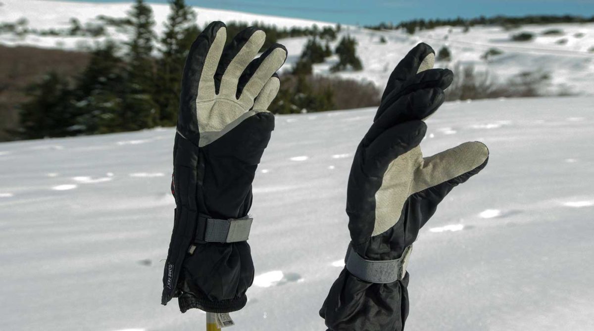 Mittens or Gloves: What to Choose for Skiing & Snowboarding?